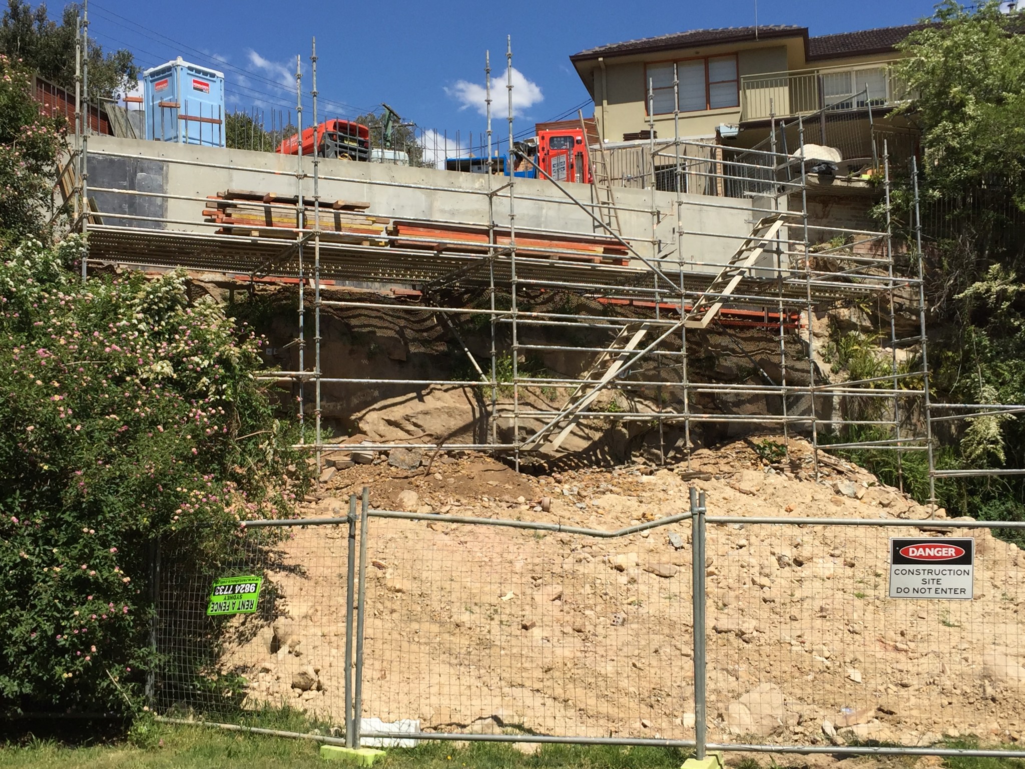 Risks and remedies for collapsing retaining walls - Asia Pacific ...